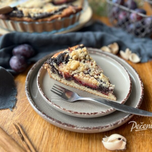 Kynutý makový koláč se švestkami - Víkendové pečení