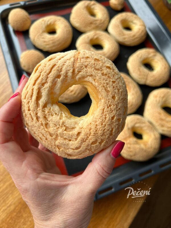 Pistáciové věnečky s jahodami - Víkendové pečení